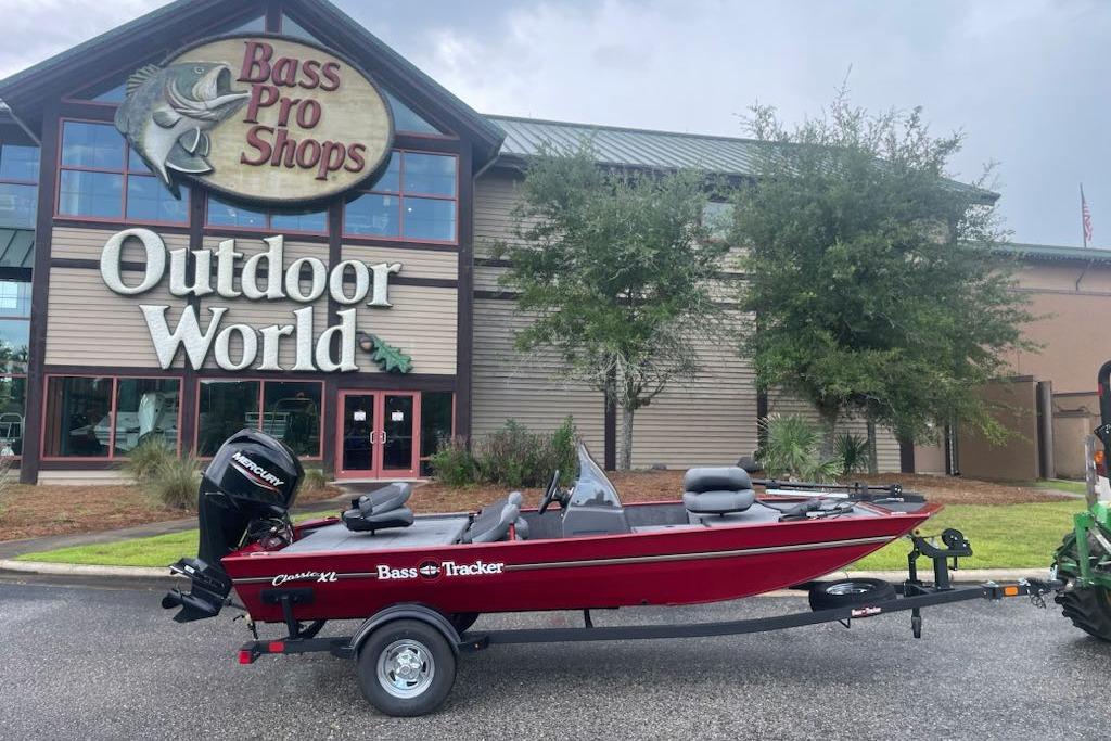 2026 TRACKER BASS TRACKER® CLASSIC XL | Bass Pro Shops